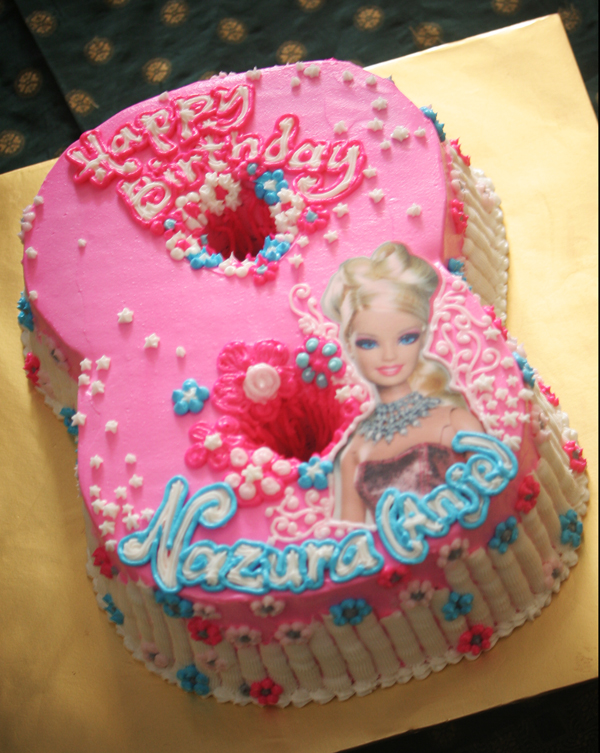 Rizq Cakes: barbie's 8th birthday