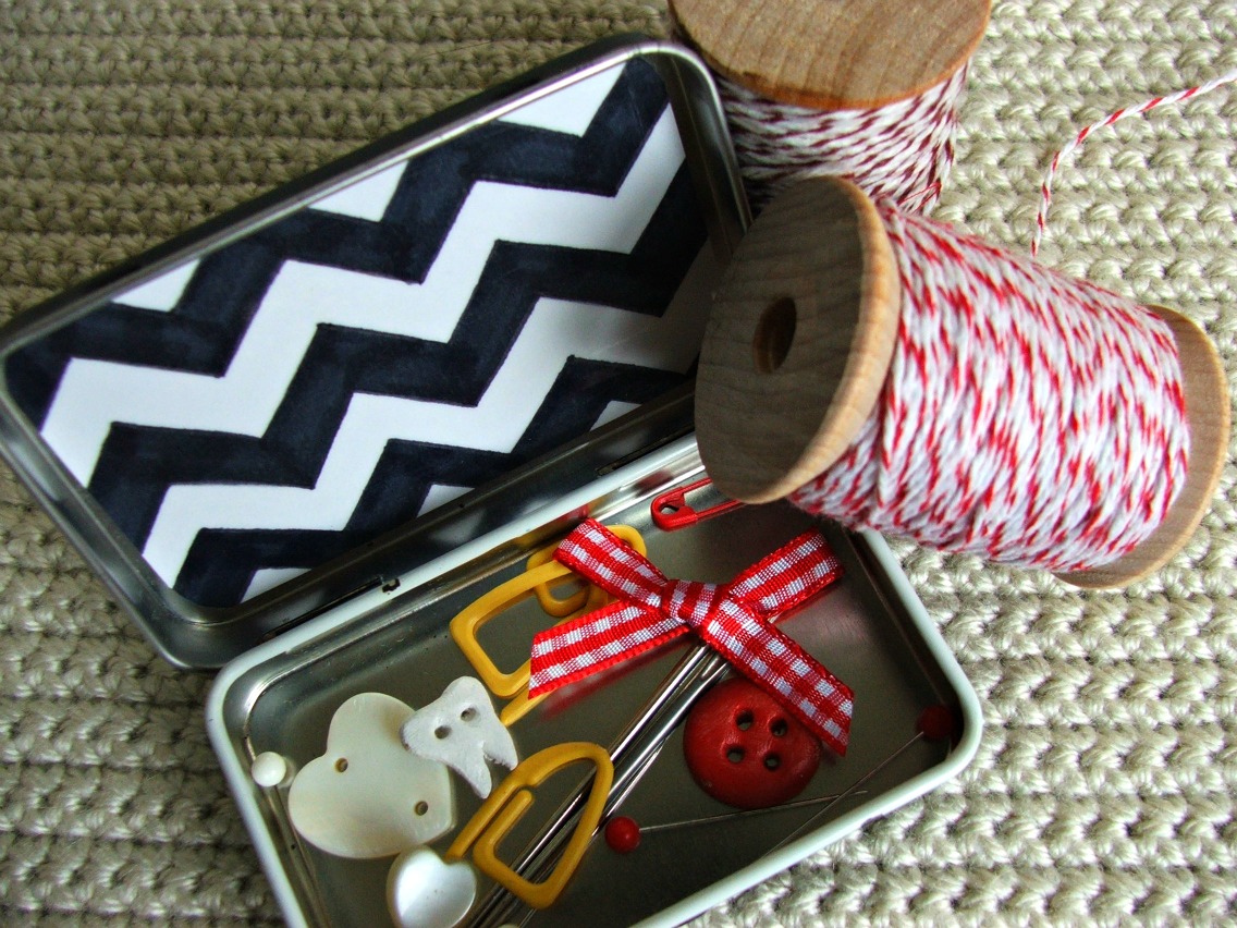humble carnival: DIY: Chevron Tin