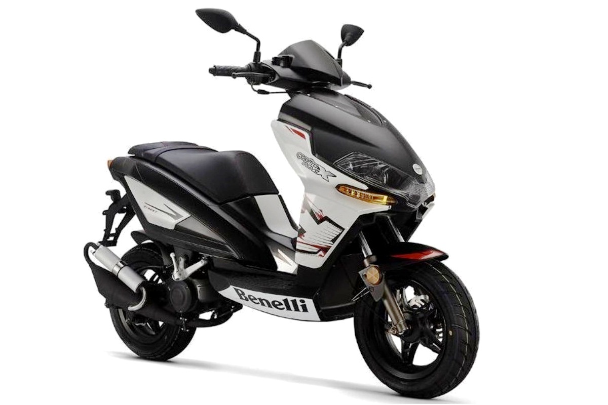 Benelli Quattronove X 50, Skuter Keren Untuk Kawula Muda | Bengkel ...