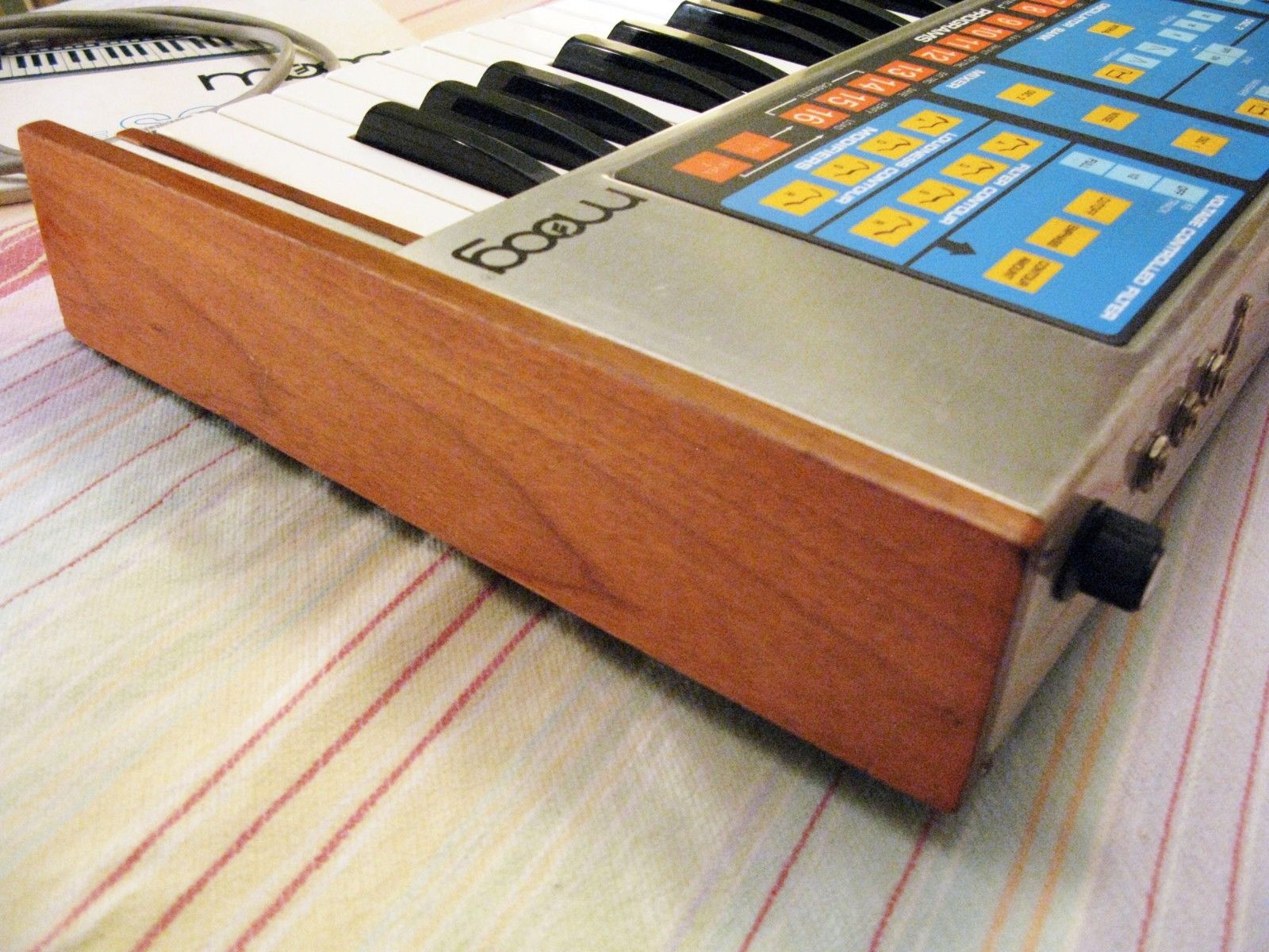 MATRIXSYNTH: Vintage Moog "The Source" Synthesizer 1983 SN 2720