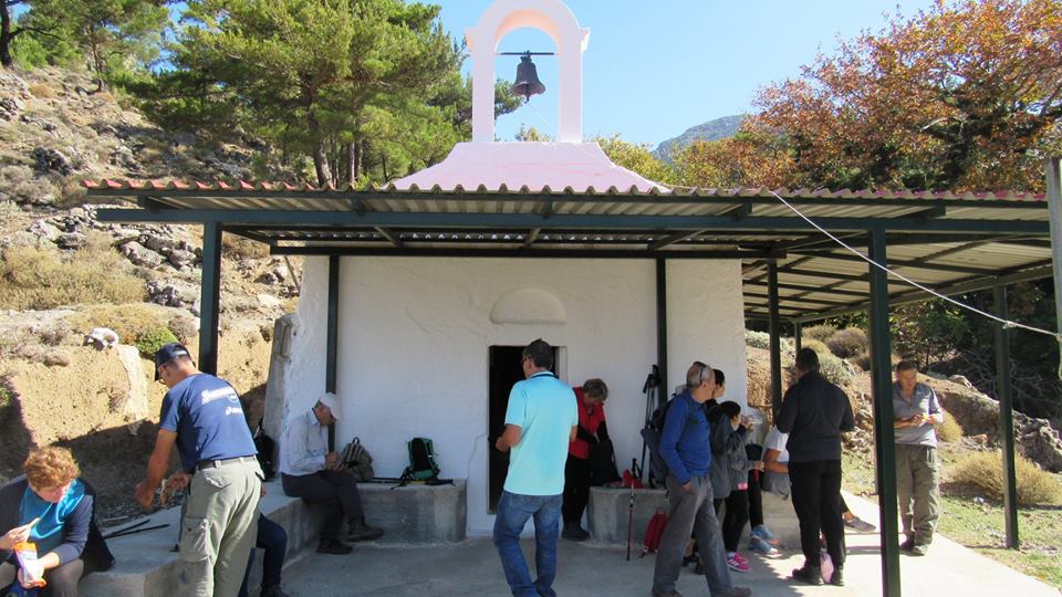 EXPLORE MOUNTAINS: ΠΕΖΟΠΟΡΙΑ ΣΤΟ ΔΑΣΟΣ ΤΗΣ ΘΡΥΠΤΗΣ
