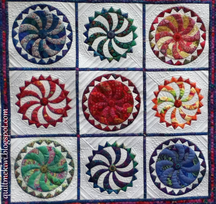 quiltmekiwi: Happy Daze!