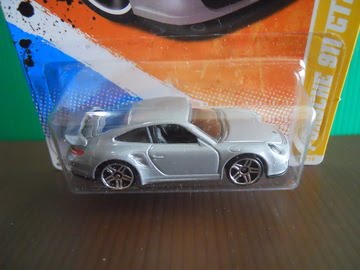 Dexters Diecasts (DexDC): Hot Wheels 2011 ~ Porsche 911 GT2 (silver)