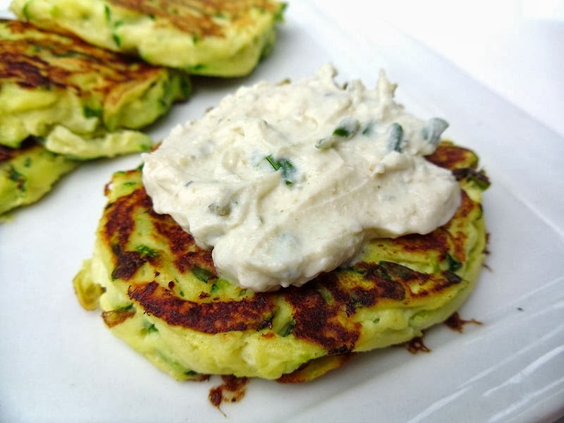 Gourmande ou passionnée...: Galettes de courgette à la ricotta, crème ...