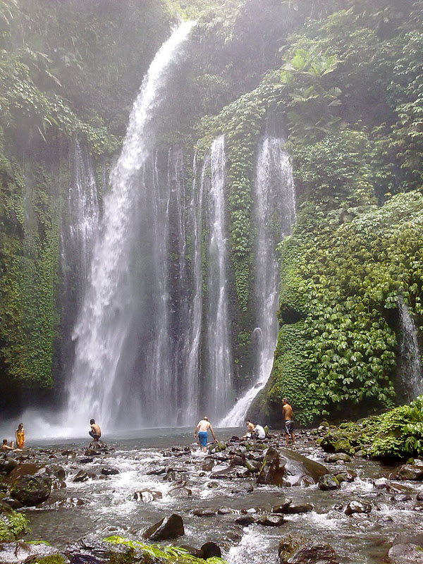 Un viajero por el mundo: Senaru II- Sira beach