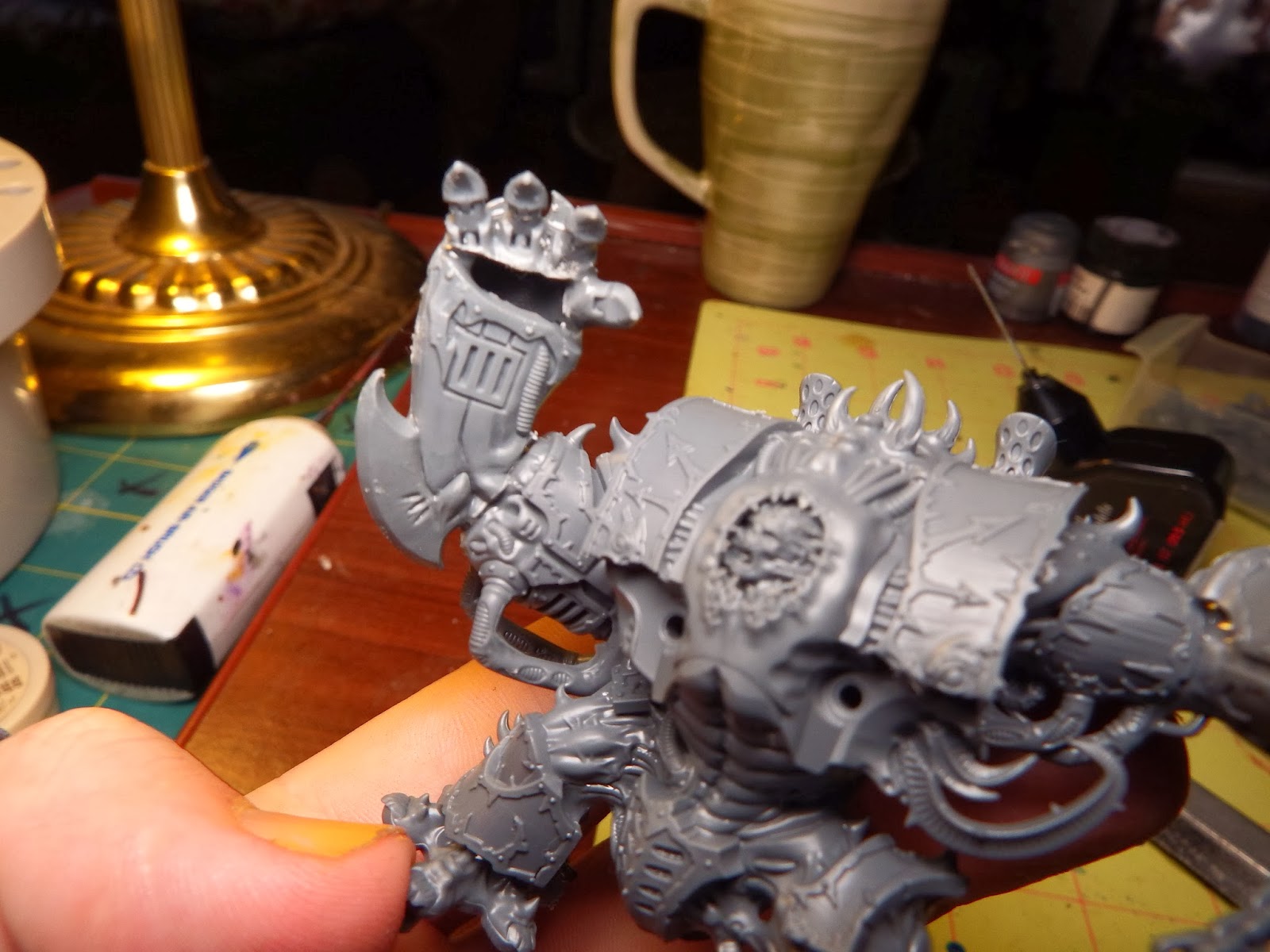 White Metal Games: How To: Right handed Power Fist Conversion for Chaos ...