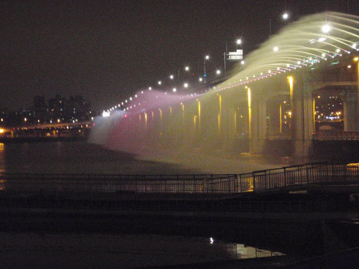 Life's An Adventure!: All Around Seoul: Itaewon, Lotte World, Banpo Bridge