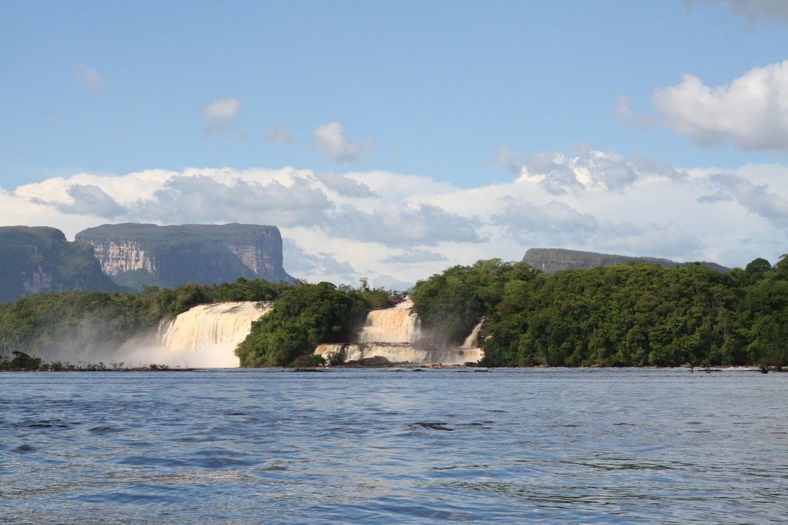 THE UNDERCOVER PILOT : PARQUE NACIONAL CANAIMA, URUYEN Y KAVAC