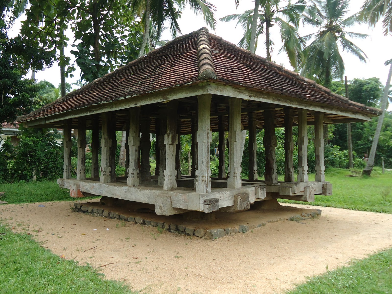 harithacharika - Travelling Nature in Sri Lanka: Panavitiya Ambalama ...