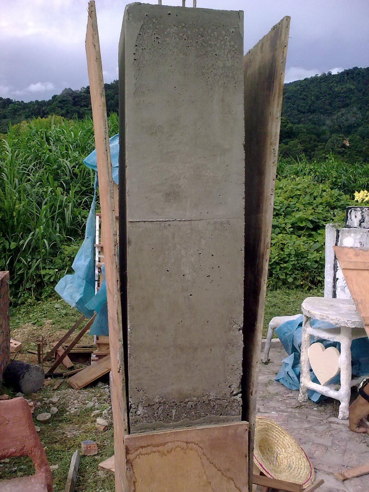 Students Building Projects: 5.Removing the formwork