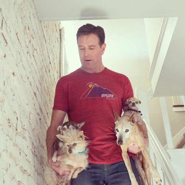 [TODO UN EJEMPLO] Conoce al hombre que dedica su vida a adoptar ...