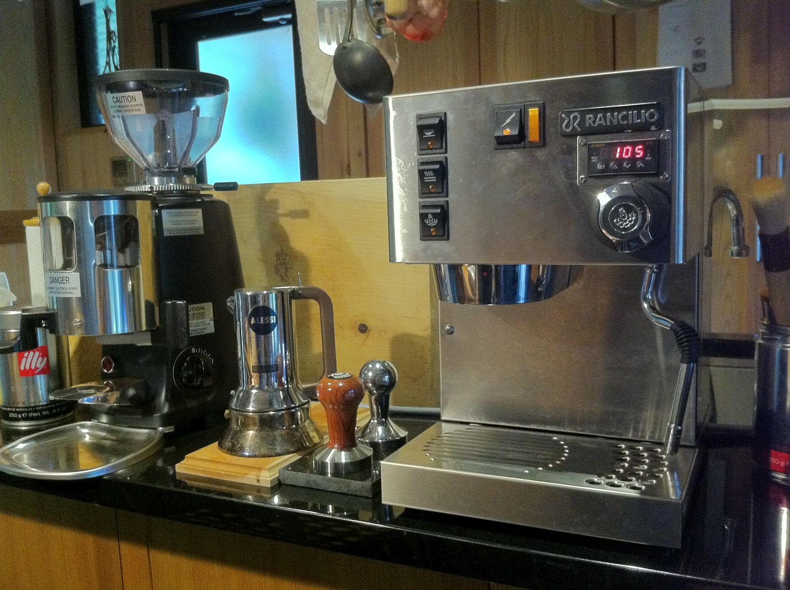 吉備高原のファンキー村: Rancilio SILVIAにAuberのPIDコントローラーを組み込んだ。