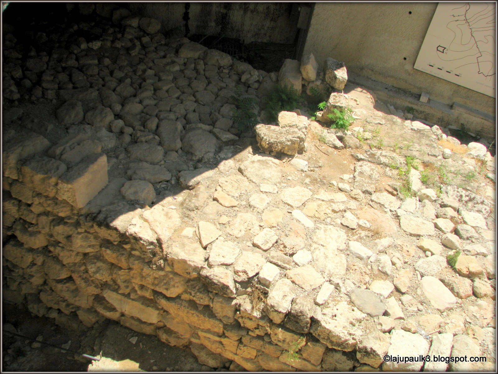 THROUGH THE LAND OF ISRAEL III: 43) Remains of the Broad Wall or ...