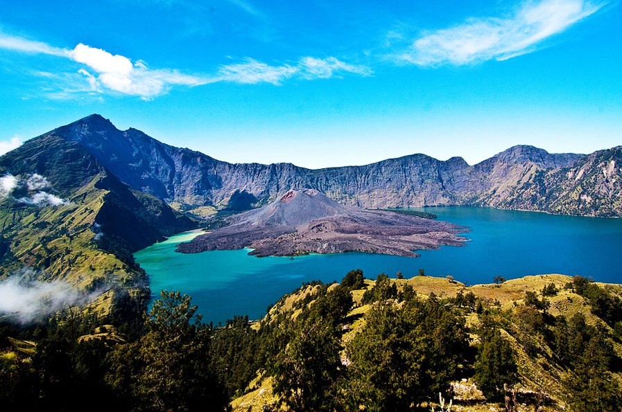 Wisata Gunung Rinjani Lombok Melihat Pemandangan Eksotis dari Ketinggian