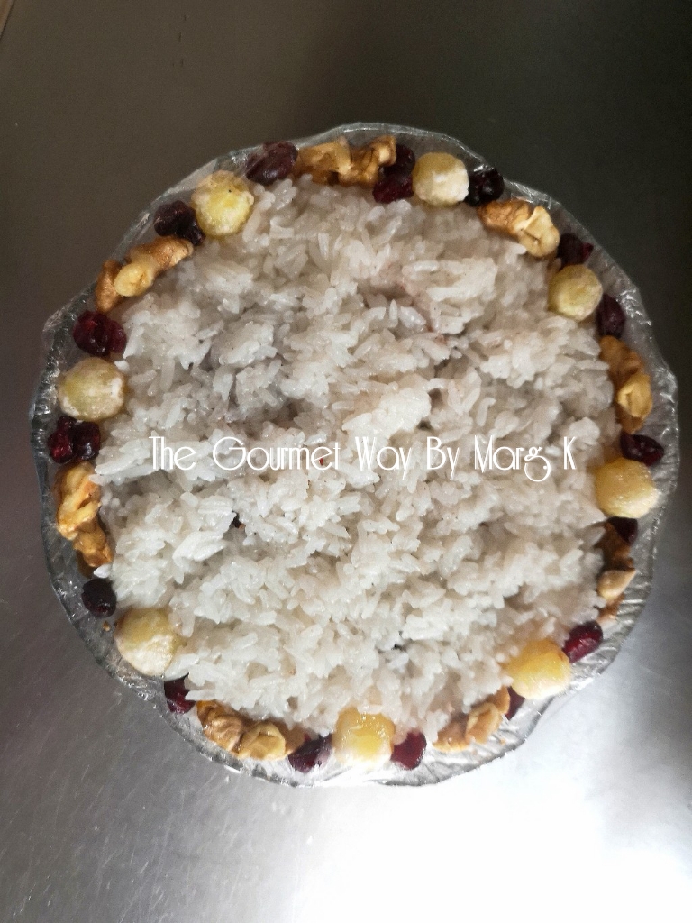 Sticky Rice Pudding with Assorted Sweets and Molten Chocolate . 甜心八寶飯