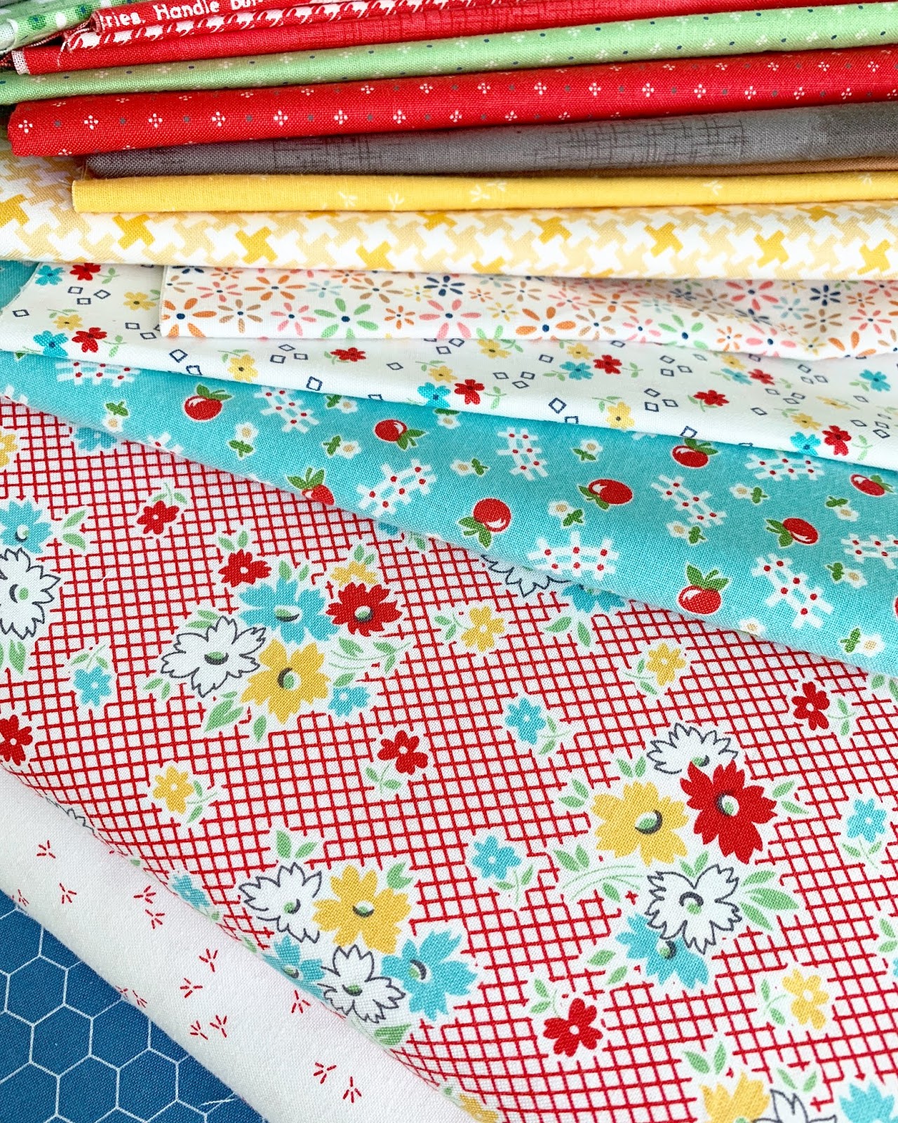 Bee In My Bonnet: Vintage Block Along - Block 11 - Sunday Star Block ...