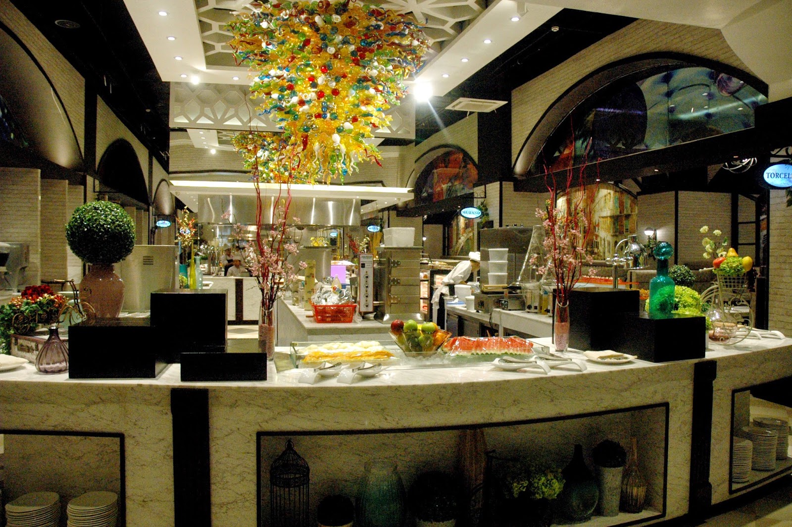 DUDE FOR FOOD: Food News: Vikings Invade SM Jazz Mall