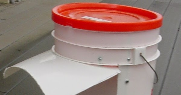 My Little Farming Blog: D-I-Y 5-Gallon Bucket Rain Proof Chicken Feeder ...