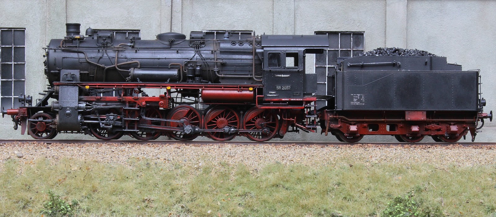 becasse weathering: Meilenstein in Spur 0: Die Br.58 von Kiss.