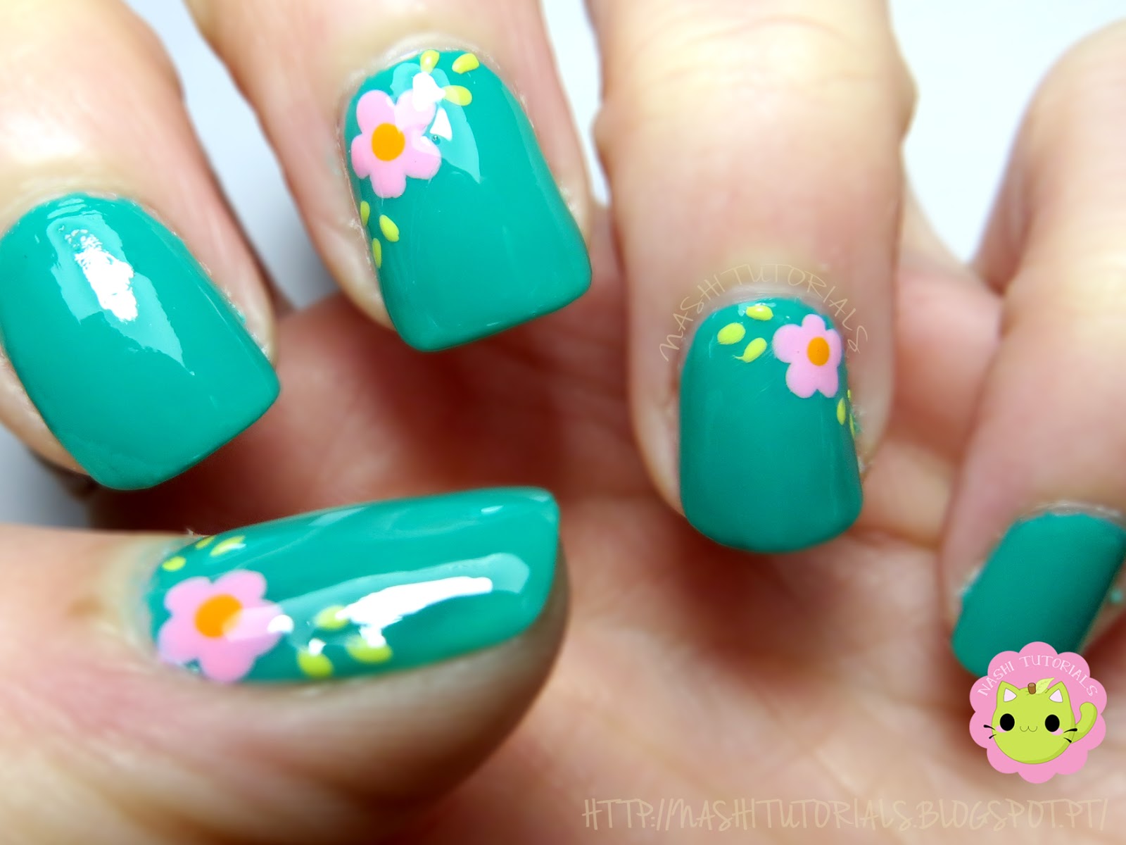 Nashi Tutorials: Easy and Simple Flower Nail Art