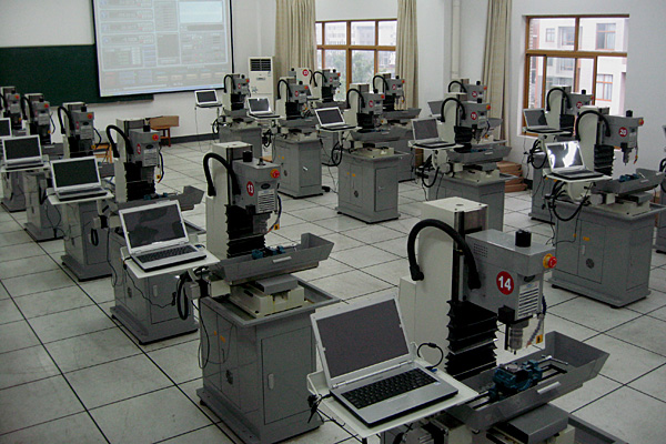 Máy phay CNC mini XK300 ~ VTS COMPANY