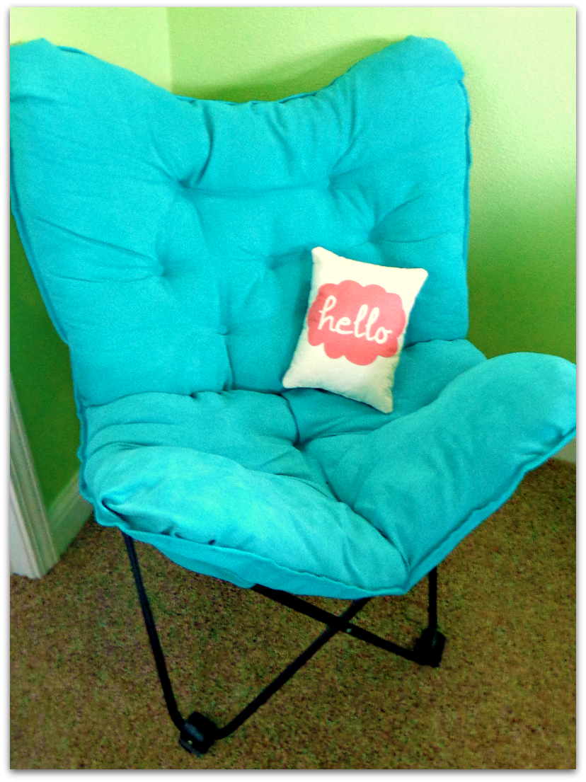 Crafting in a Small Town: "Hello" Pillow Tutorial