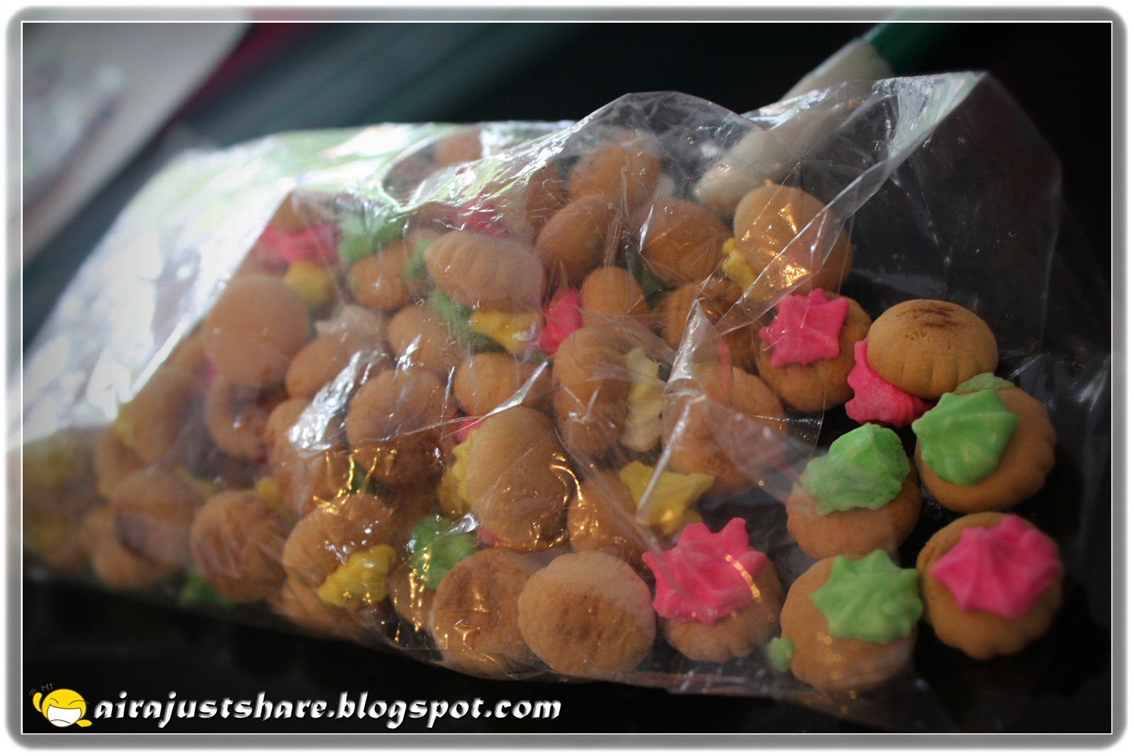 Aira Just Share: Kue kancing jajanan imut nan manis