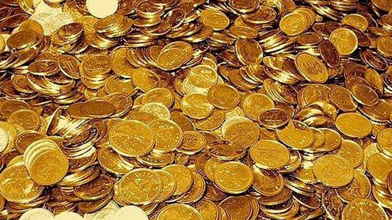 MINERS IN NAMIBIA DISCOVER SHIPWRECK LOADED $13 MILLION WORTH OF GOLD.