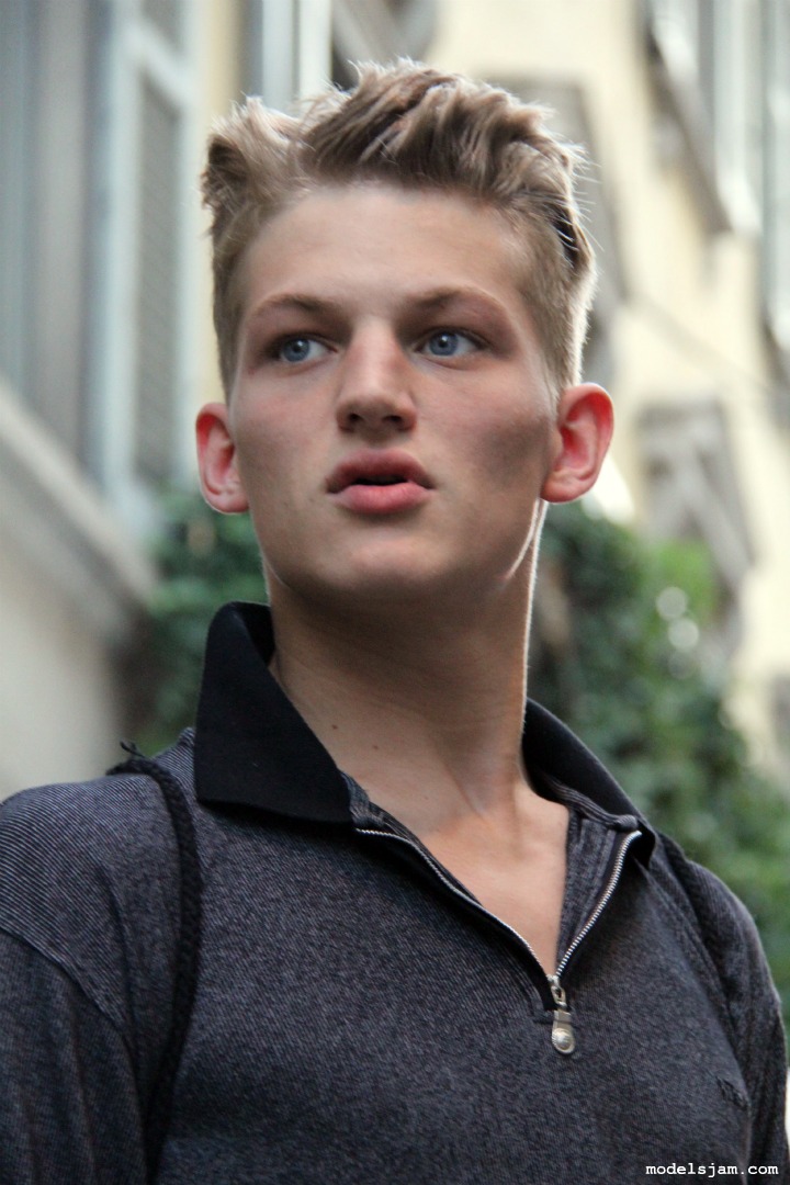 MODELS JAM: Sebastian Sauve at Versace, Milano