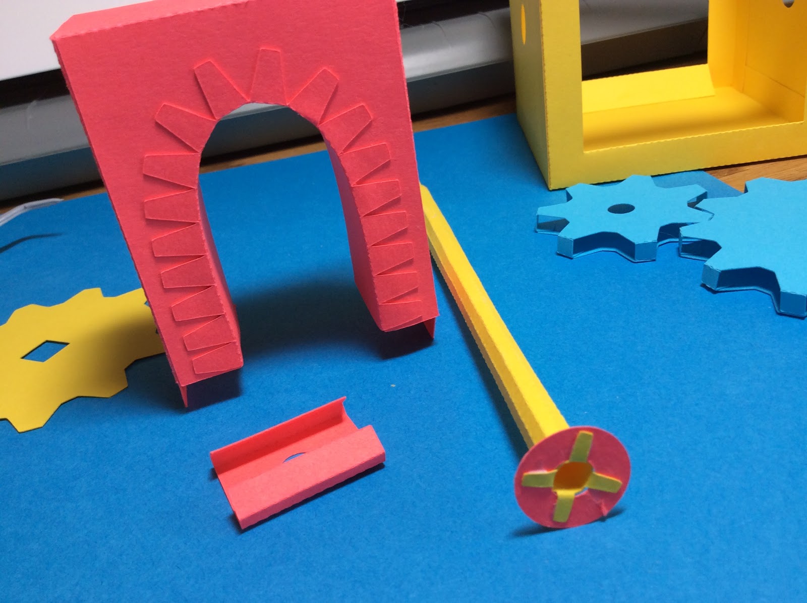 Papercrafts and other fun things: Square Gear Box