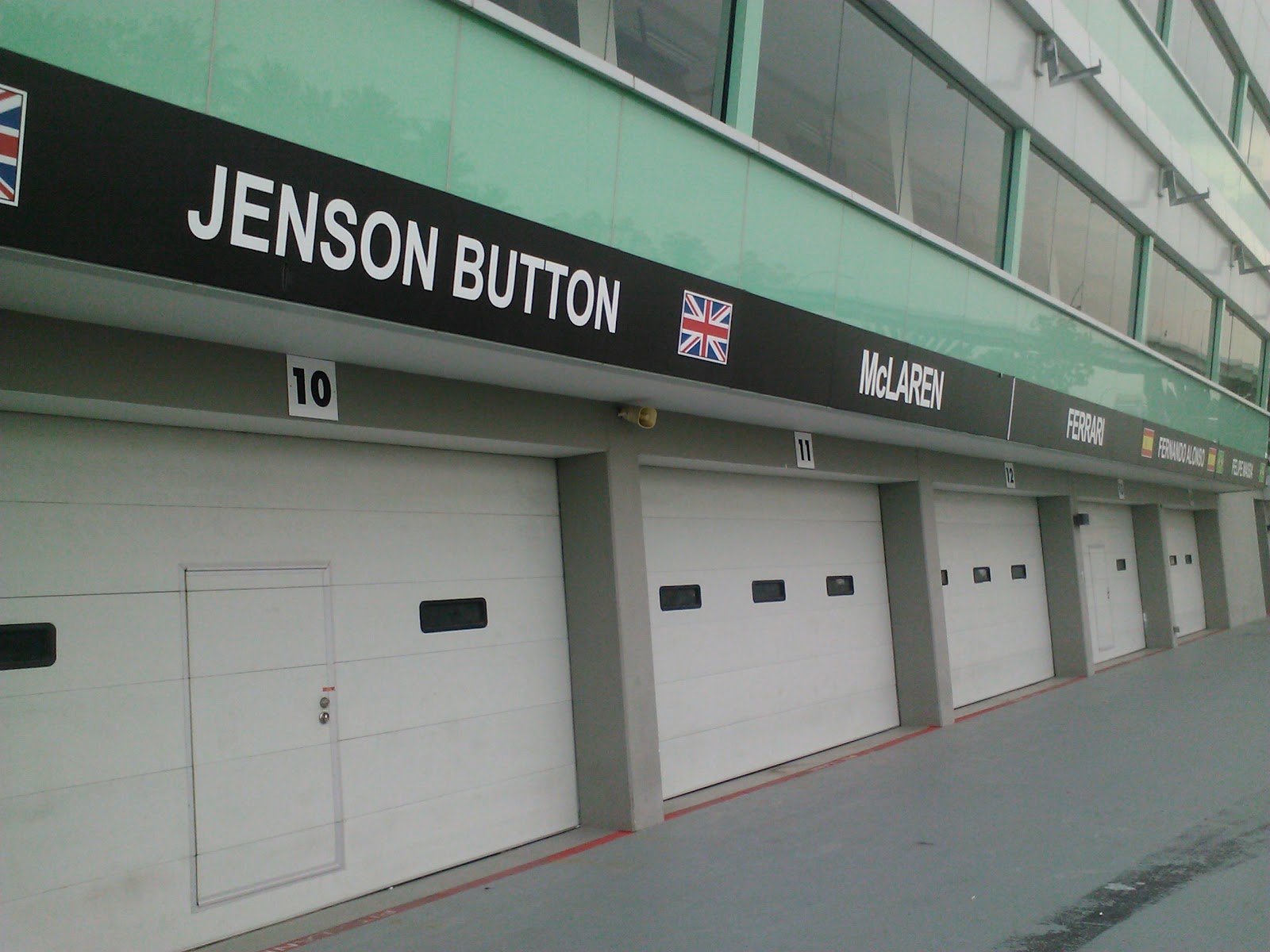 Frenzeelo: The F1 Pit Building