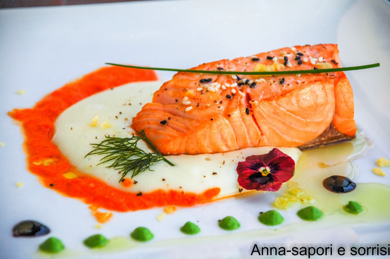 ANNA-SAPORI E SORRISI: Filetto di salmone con crema di patate e salsa ...