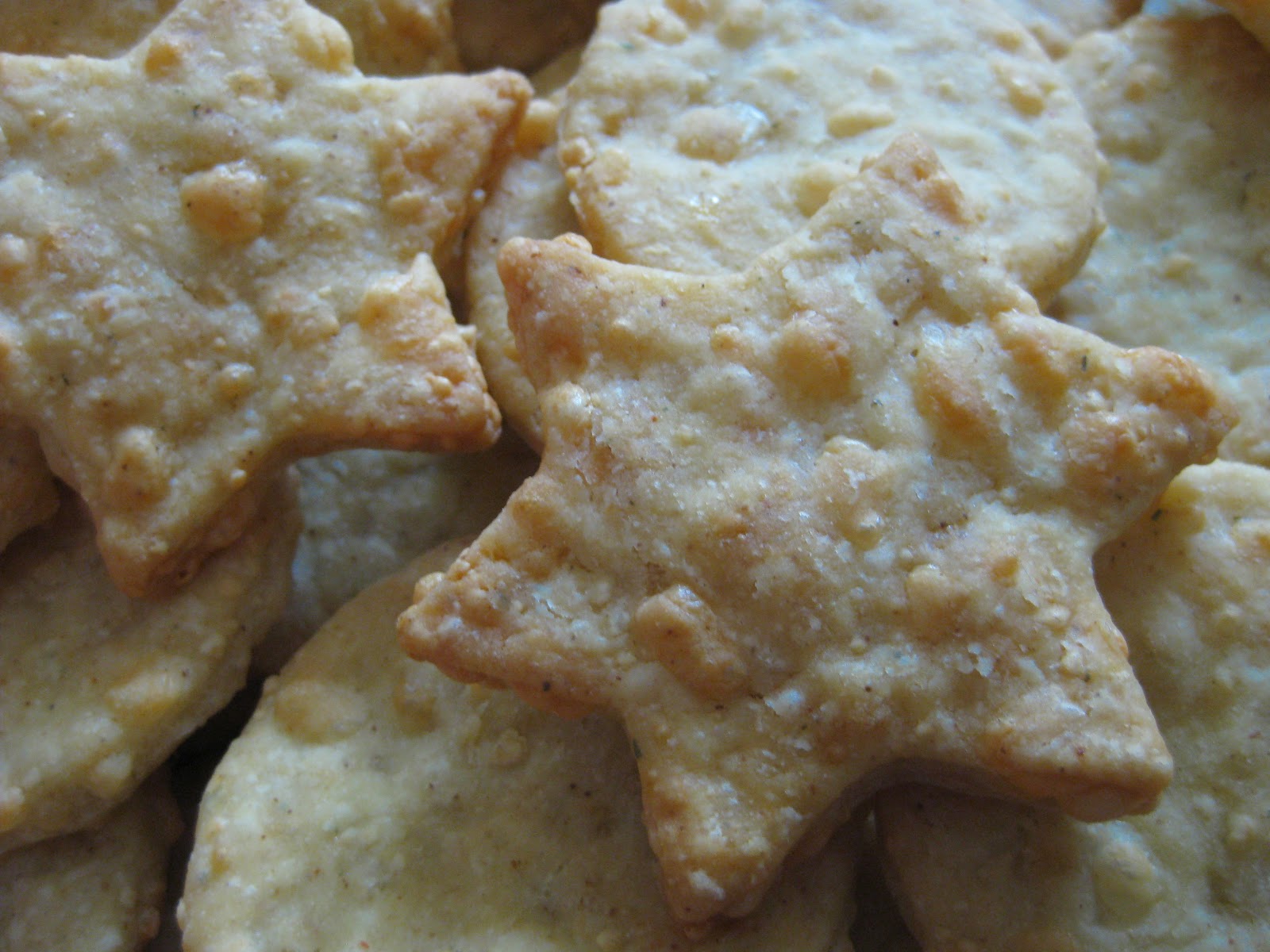 365 Days of Stargazing: 319. Star Crackers