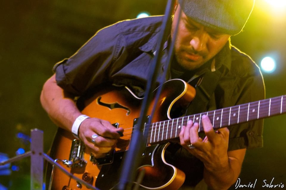 JUAN CASTAÑÓN: Bi0