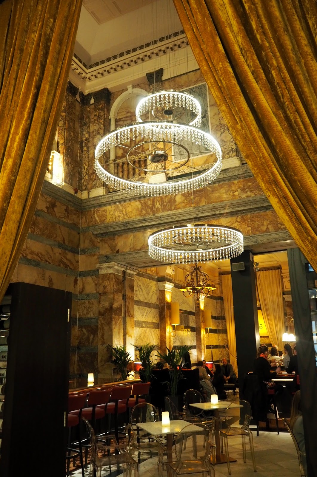 Review Club Quarters Hotel Trafalgar Square - The Life of a Social ...