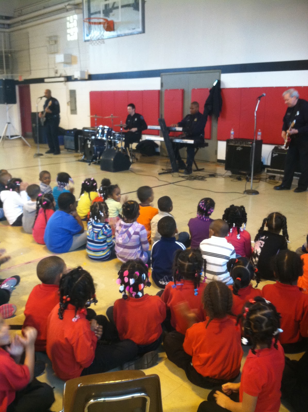 Mrs. Lindsay's Superstar Kindergarten: Dr. Seuss and The Blue Pigs Band!