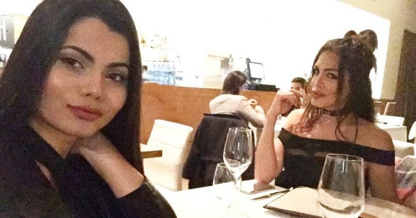 Amor Romeira e Ana Carolina de costas voltadas