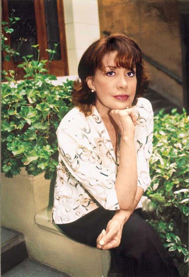 IVONNE FRAYSINETT: "FRANCESCA" DE "AL FONDO HAY SITIO" DA VUELTA A ...