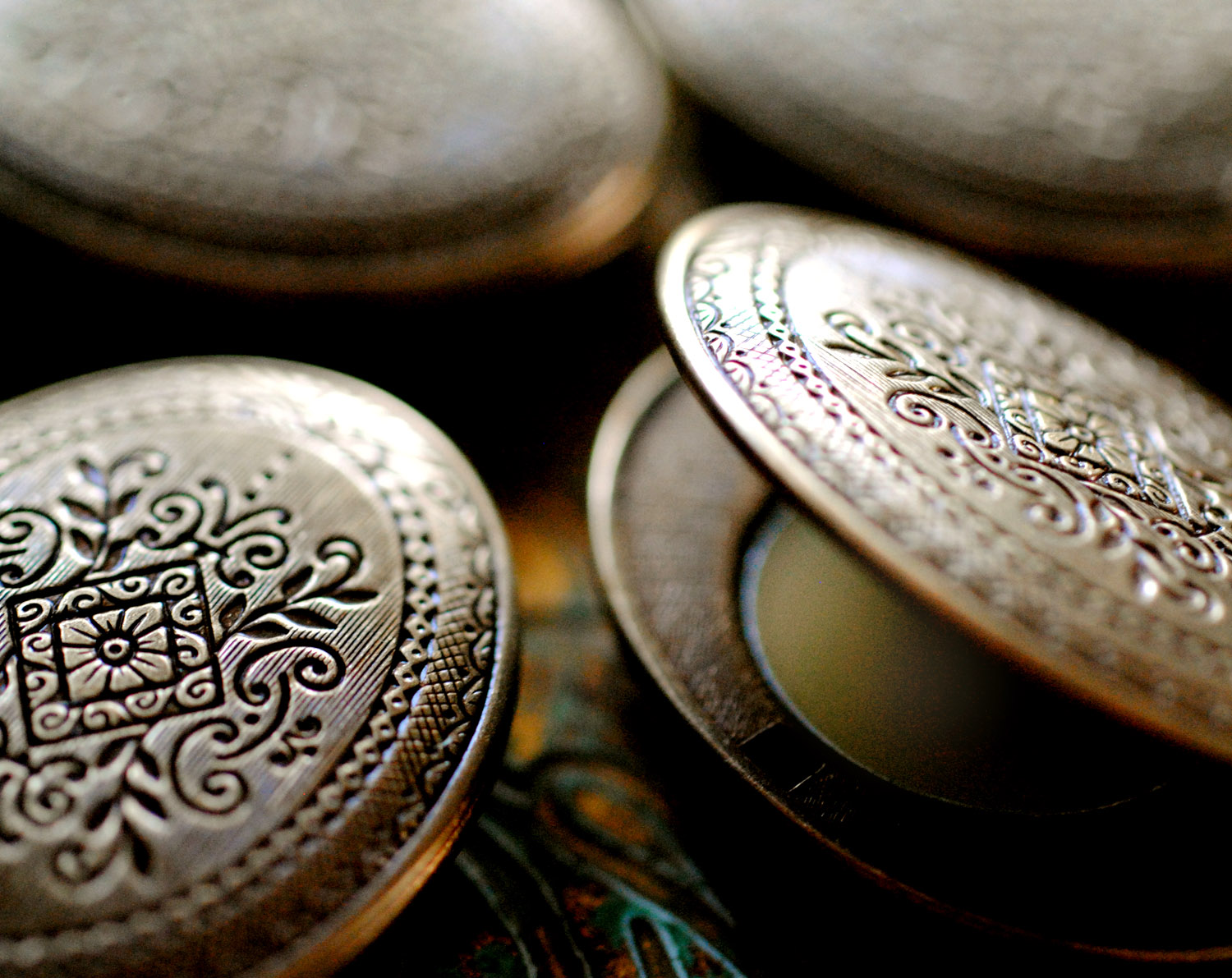 Illuminated Perfume: Solid Natural Perfume Mini Compacts