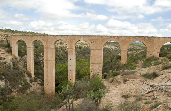 colonialmexico: Water, Water: El Saucillo Aqueduct