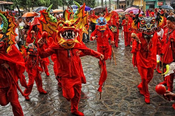 Danzas Folklóricas y Leyendas de Guatemala