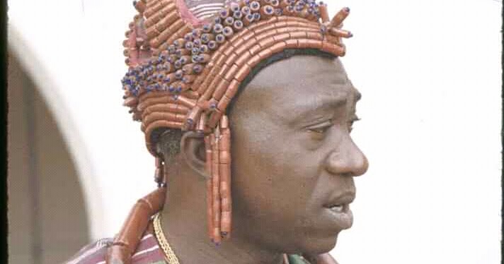 Rare photo of HRM Oba Olateru Olagbegi II, the Olowo of Owo ...