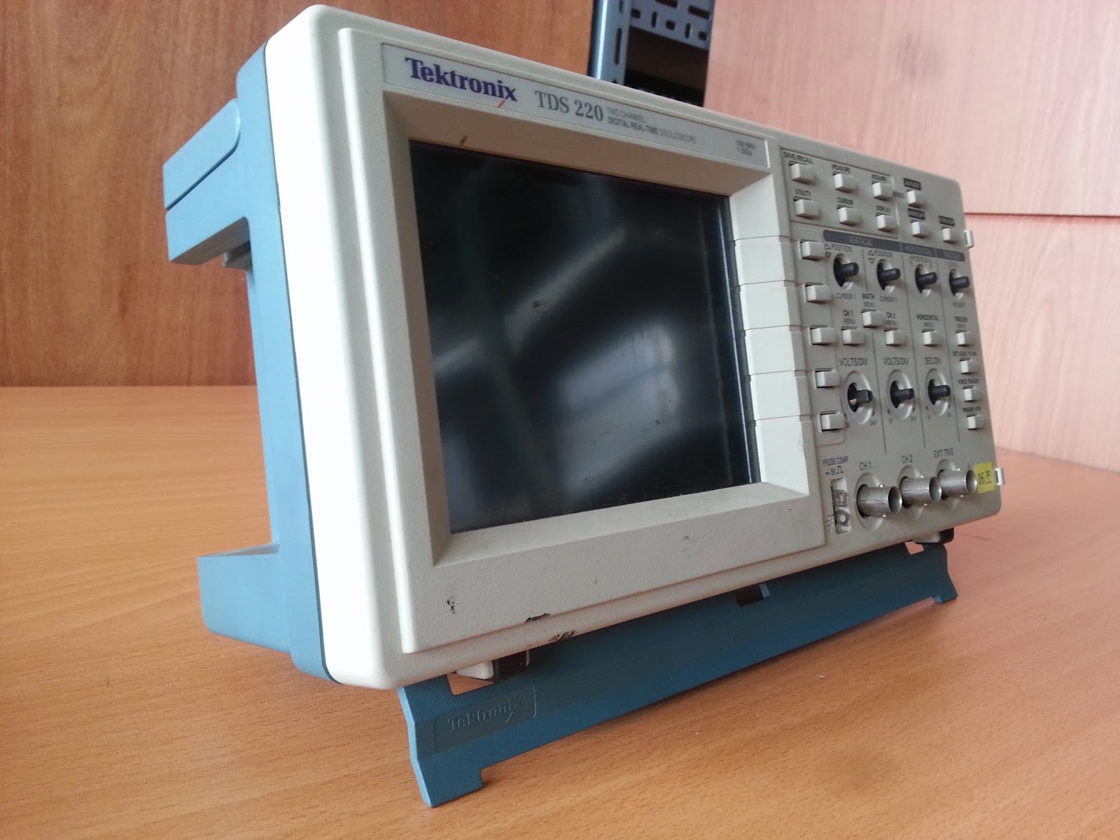 MorningHill stock photo archive: Tektronix TDS 220 Digital Portable ...