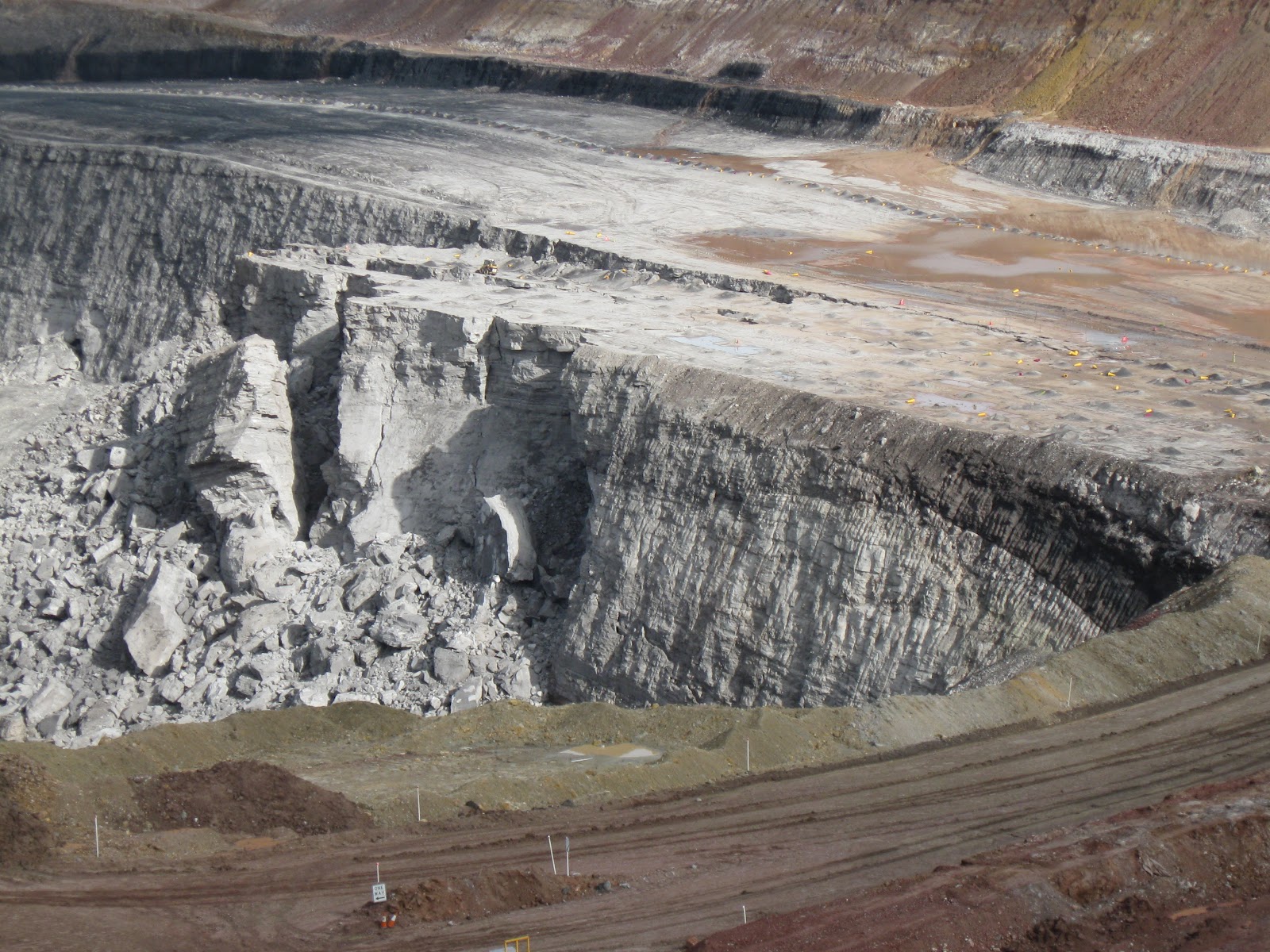 Mining Mayhem: Highwall Failure at Eaglefield