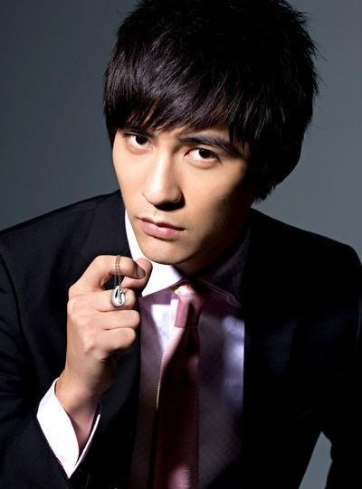 Taiwan Celebrities Gossip: Vic Zhou at Pictorial