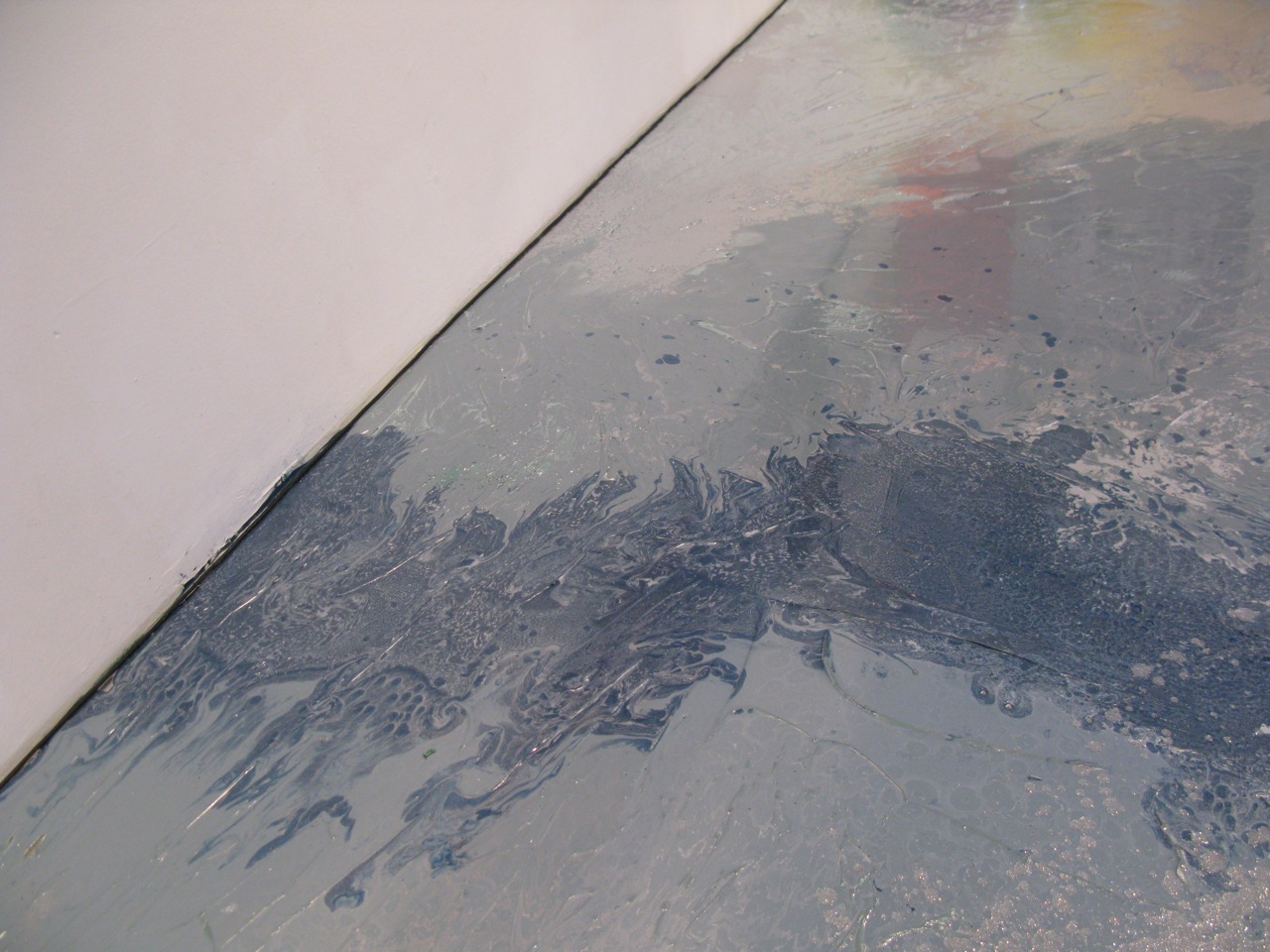 Nine Hours Difference: Resin Texture.