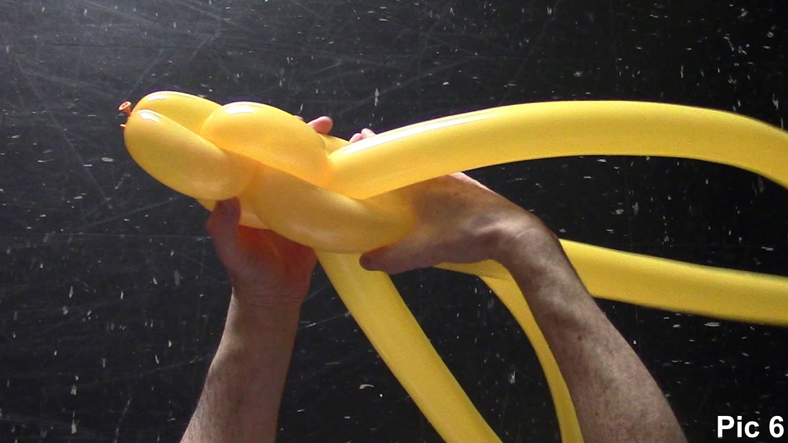 Balloon animals twisting instructions: How to make balloon ring