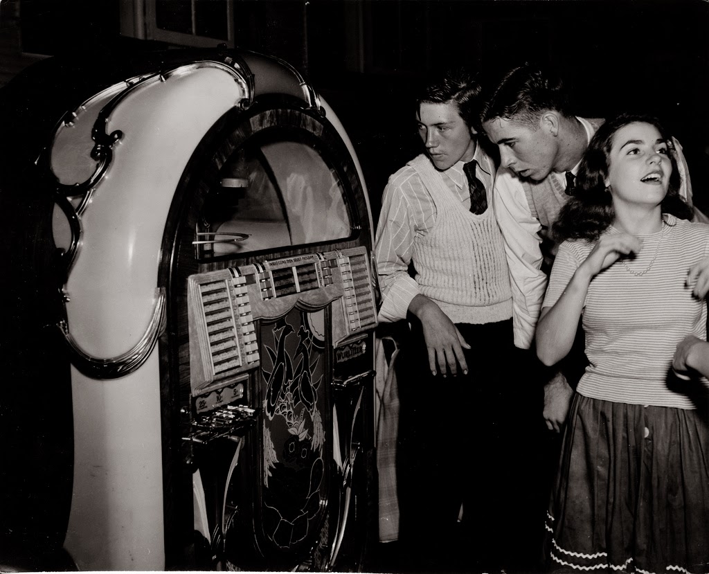 OLTRE IL MURO: ARTE e FOTOGRAFIA: JOHN COLLIER JR. | PHOTOGRAPHER