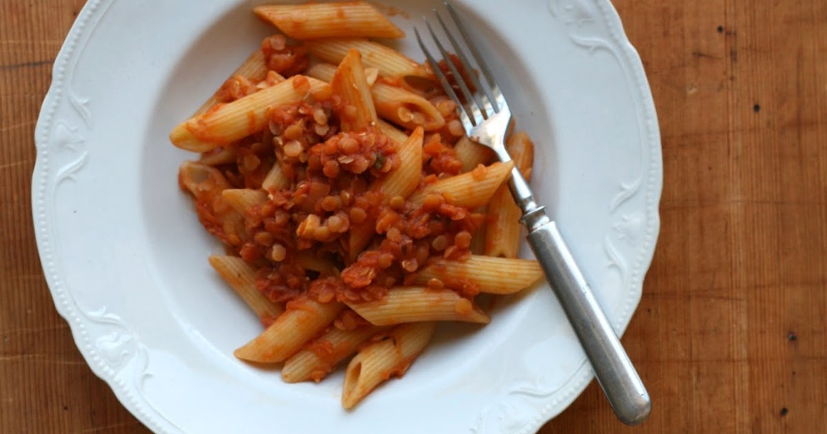 DILLIÄ JA PIPARJUURTA: Tuhti linssipasta lämmittää