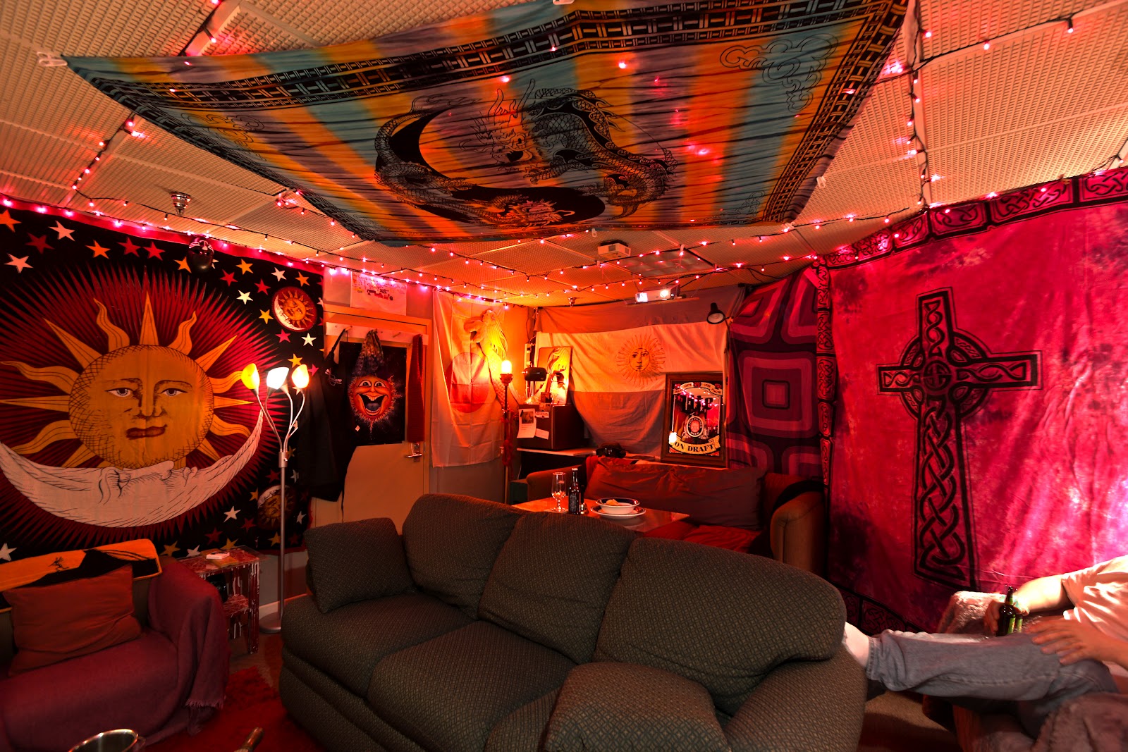 Mike on the Ice: Cool McMurdo Dorm Rooms